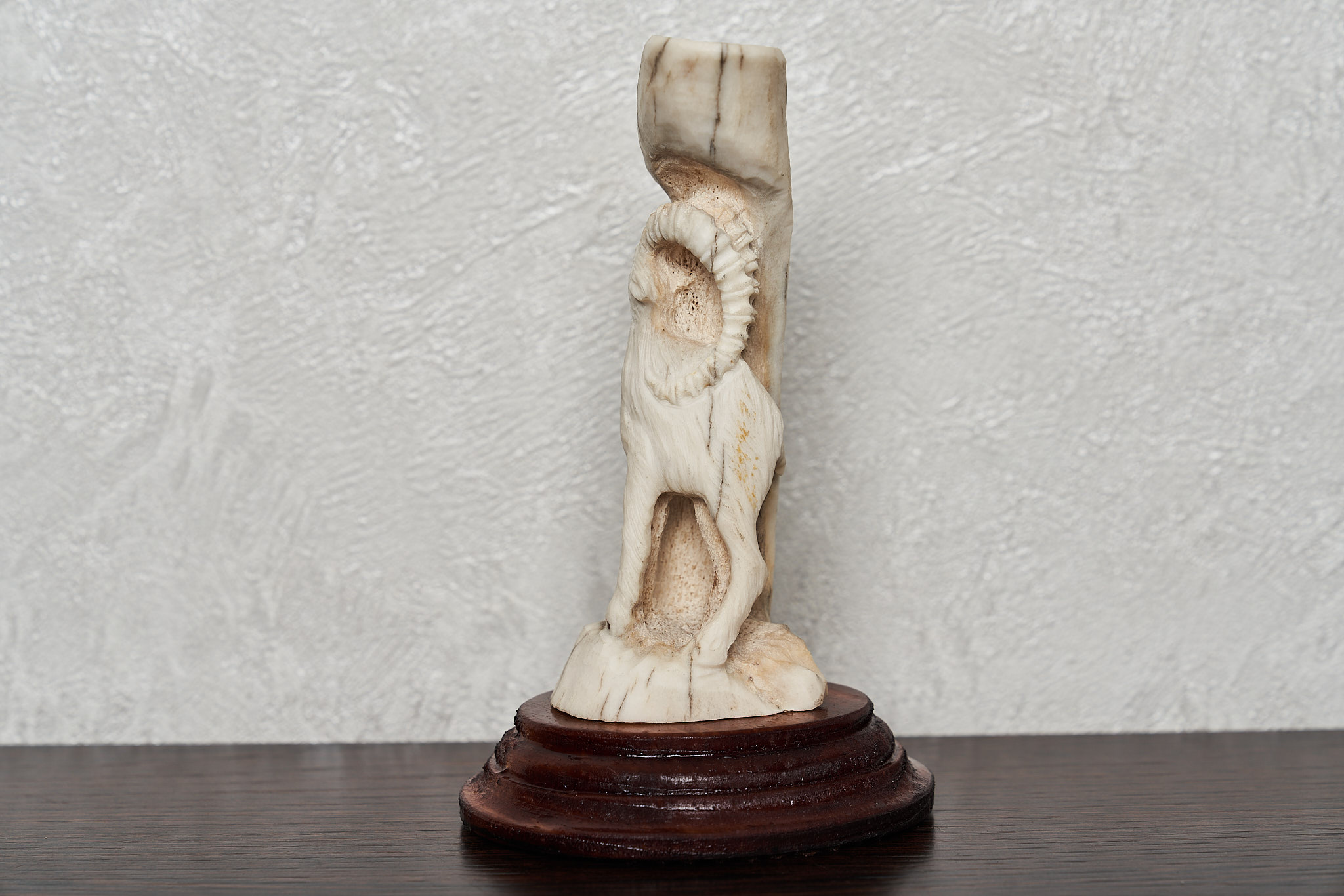 ELK (DEER) BONE TAXIDERMY ART DECORATIVE CARVED VASE, BOWL CARVING FOR ...