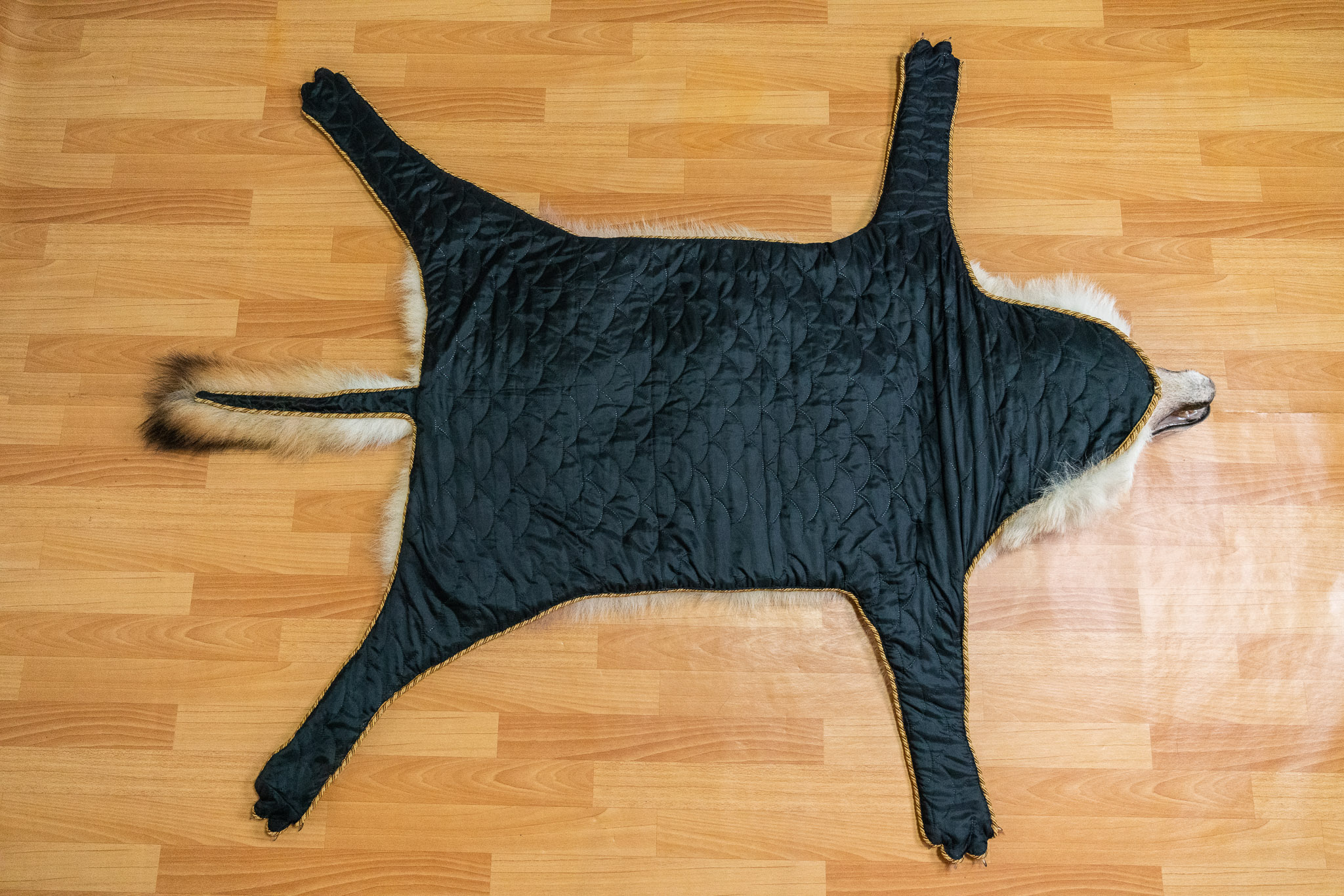 SIBERIAN GRAY WOLF TAXIDERMY RUG MOUNT WITH HEAD - GREY WOLF MOUNTED ...